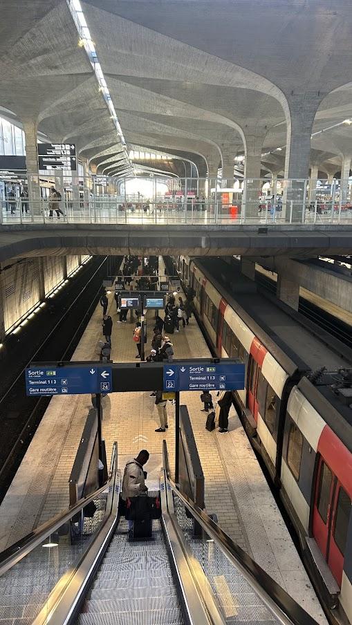 【2025年最新版】パリ旅行の新定番！交通系ICカード「Navigo Easy」を徹底解説 | ともきちの旅行日記